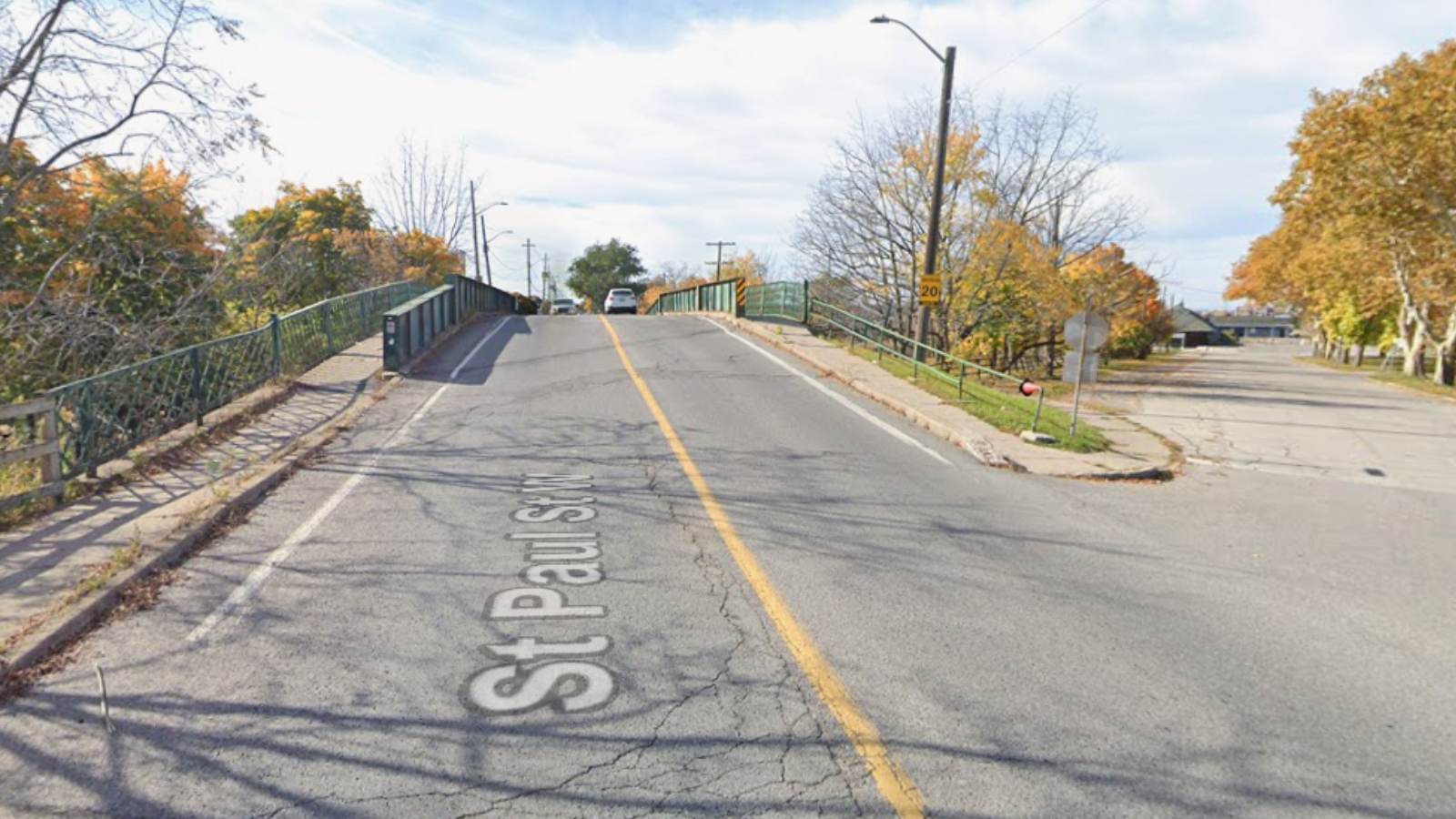 St. Paul Street West bridge reopens to traffic a year early - 610 CKTB